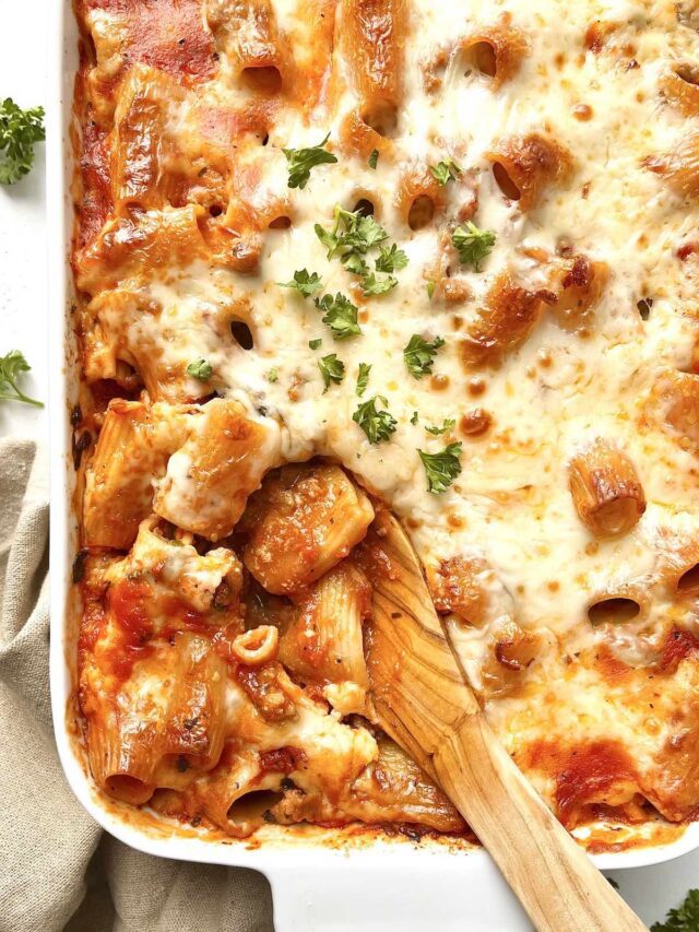 Creamy Chicken Mushroom Pasta Bake with Spinach